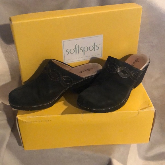 Softspots | Shoes | Softspots Clogs Black With Camel Stitch Detail Size ...